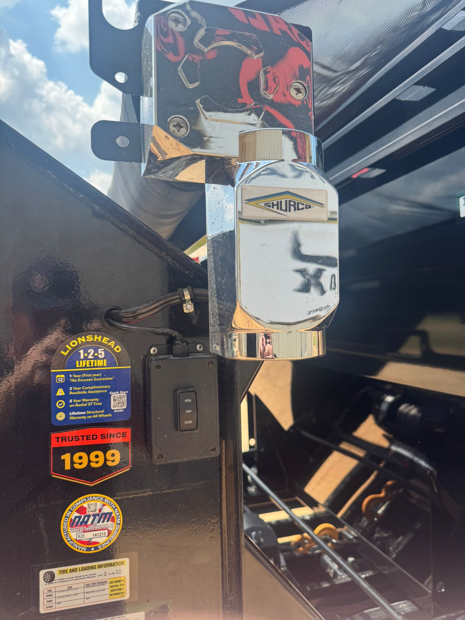 2026-MAXXD-Trailers-14'-X-83"-14K-ROX-Roll-off-16k-With-3-14-Yard-bins ...