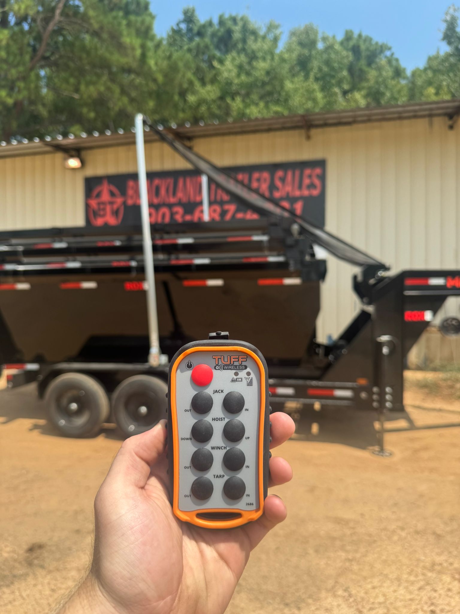 2026-MAXXD-Trailers-14'-X-83"-14K-ROX-Roll-off-16k-With-3-14-Yard-bins ...