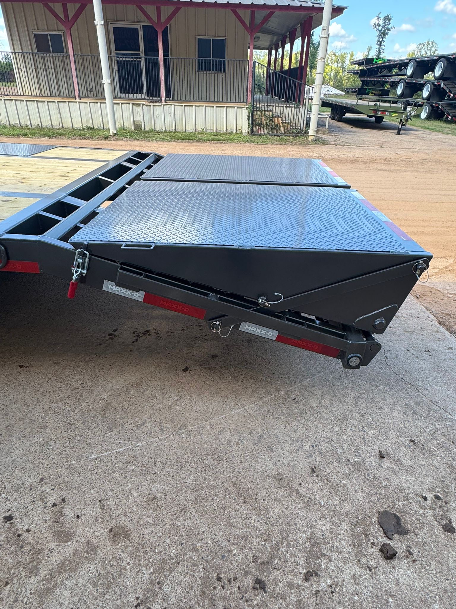 2026-MAXXD-Trailers-32'-X-102"-Low-Pro-Tandem-Dual-12k-Electric ...